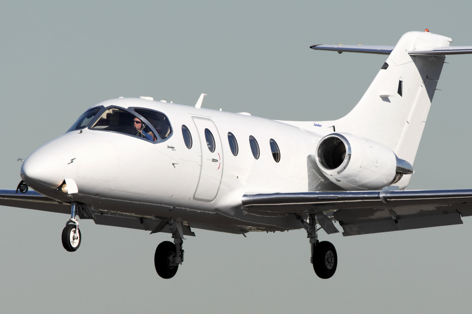 Todo sobre el Hawker 400XP: agilidad, comodidad y eficiencia en el cielo
